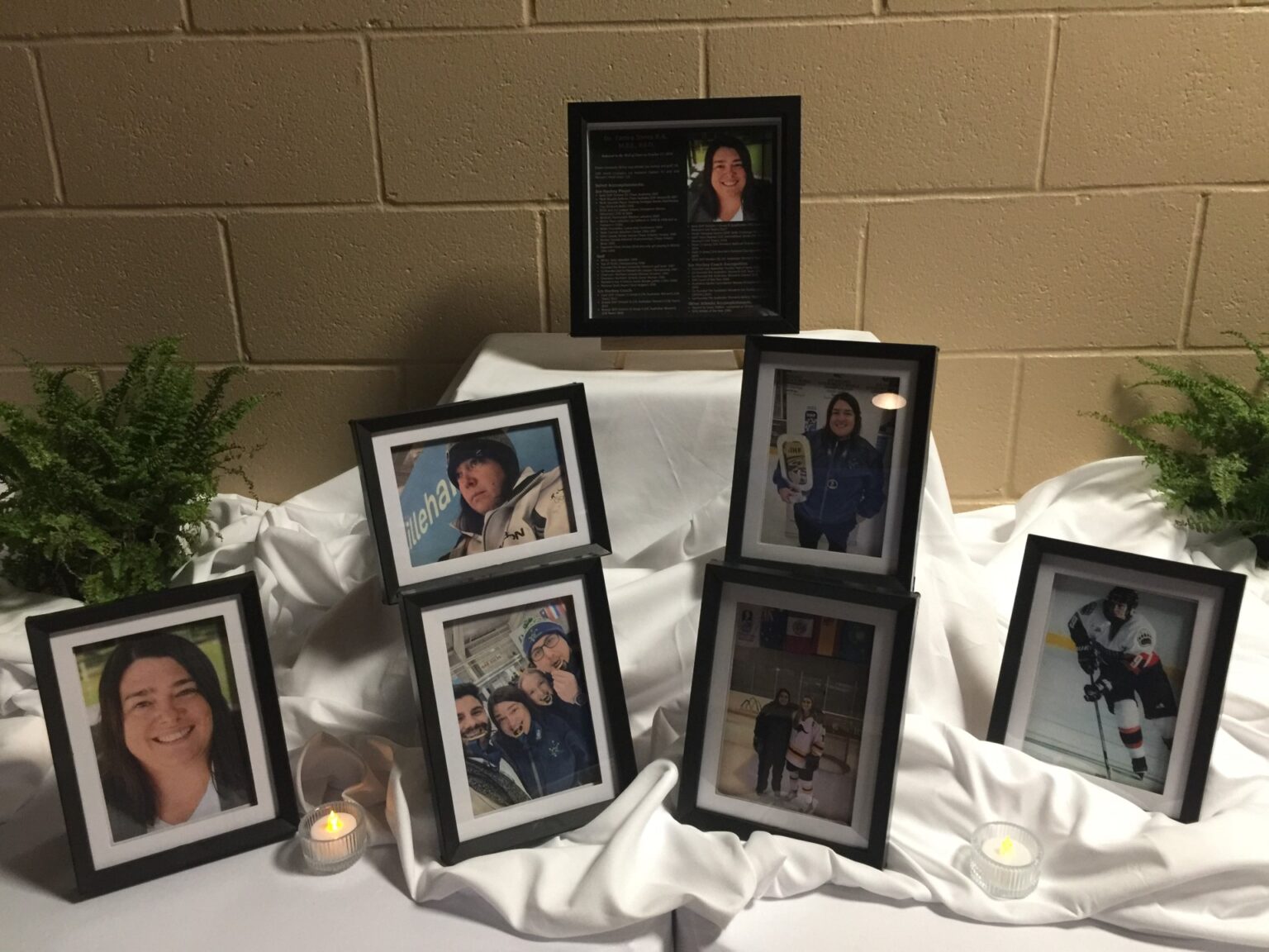 Espanola celebrates – 25th anniversary of the complex, three wall of ...